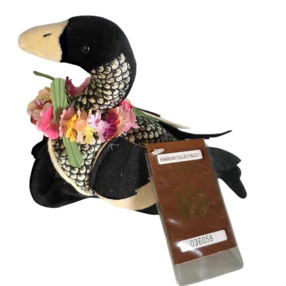Hawaiian Collectibles | Toys | Euc Hawaiian Collectible Unele Goose ...